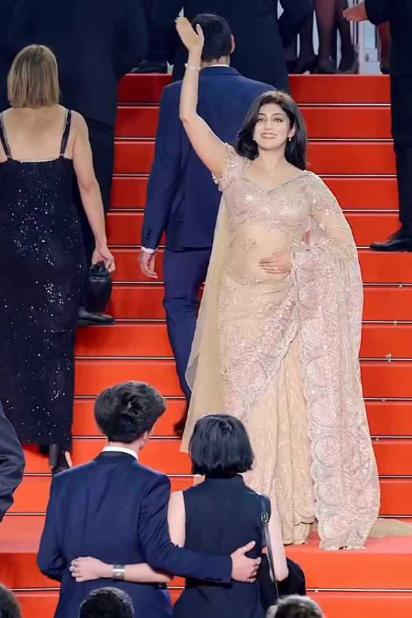 Cannes 2025 : కాన్స్‌ రెడ్‌కార్పెట్‌పై,హొయలొలికించిన నటి ప్రణీత (ఫొటోలు) | Actress Pranitha ...